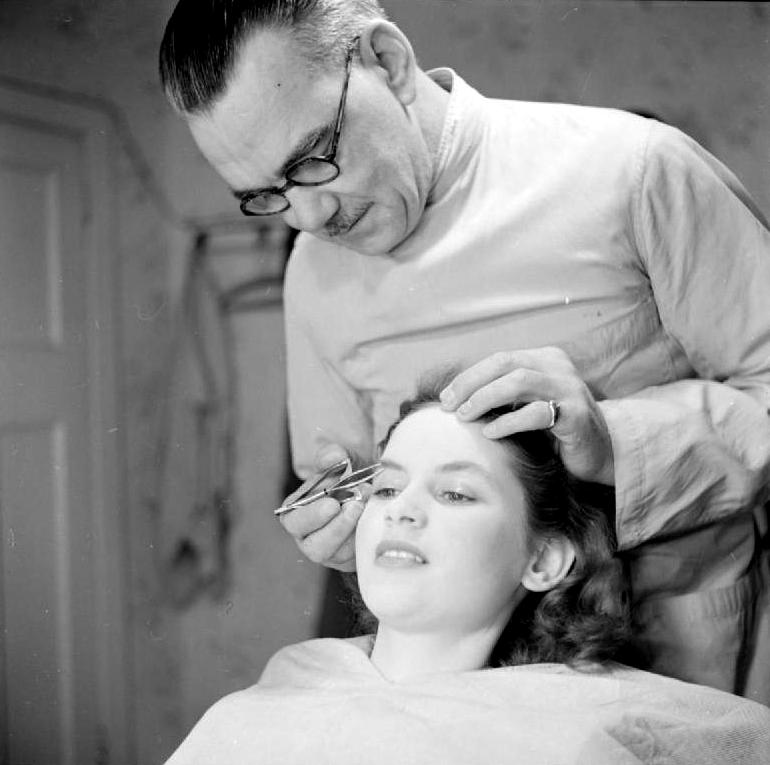 Holy hair plucking, Batman! – La Vida Raq